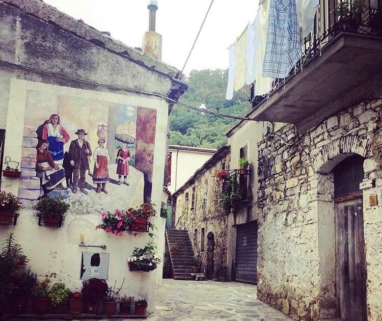 Storia di Scandale: Paesi di Calabria