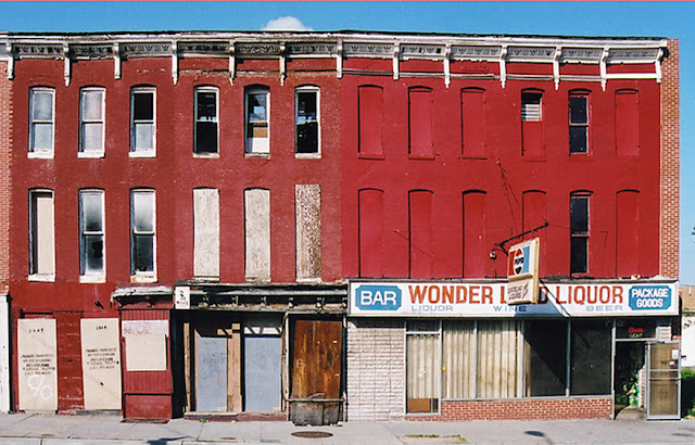 Diez Razones Para Ver Series... : The Corner