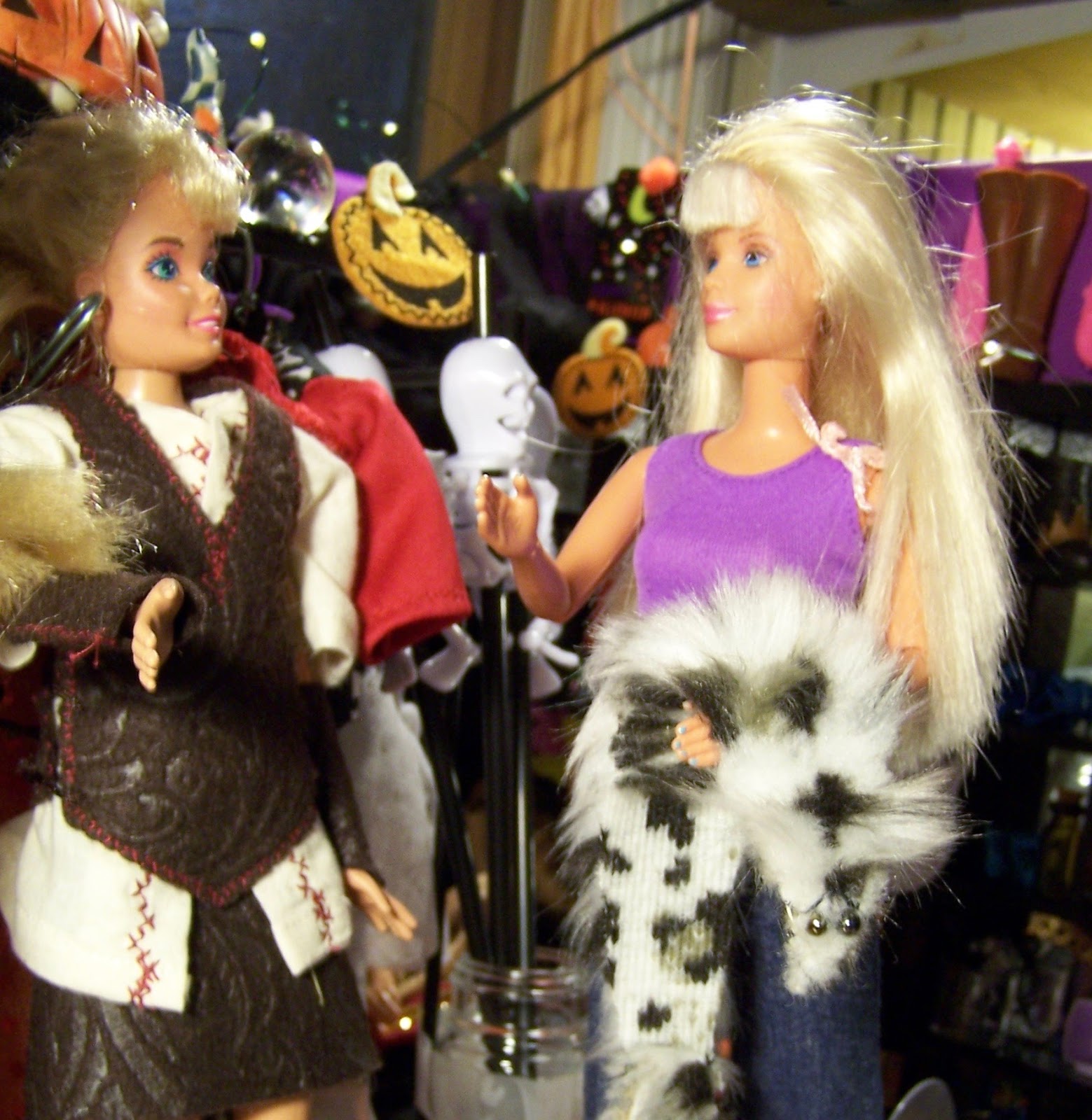 Barbie:OldNewGreenRedo : Halloween and the Skeleton Bash!