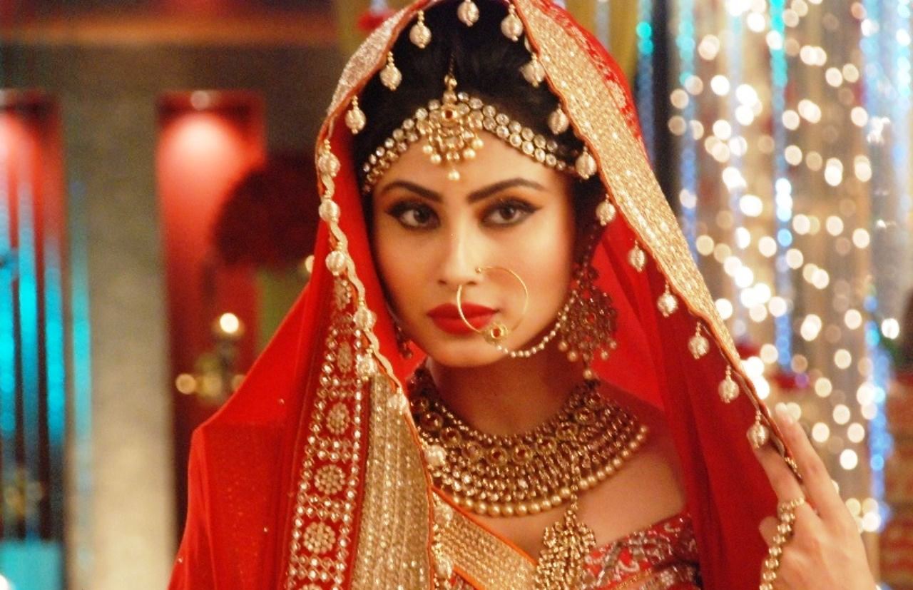 mouni roy in naagin hd wallpaper