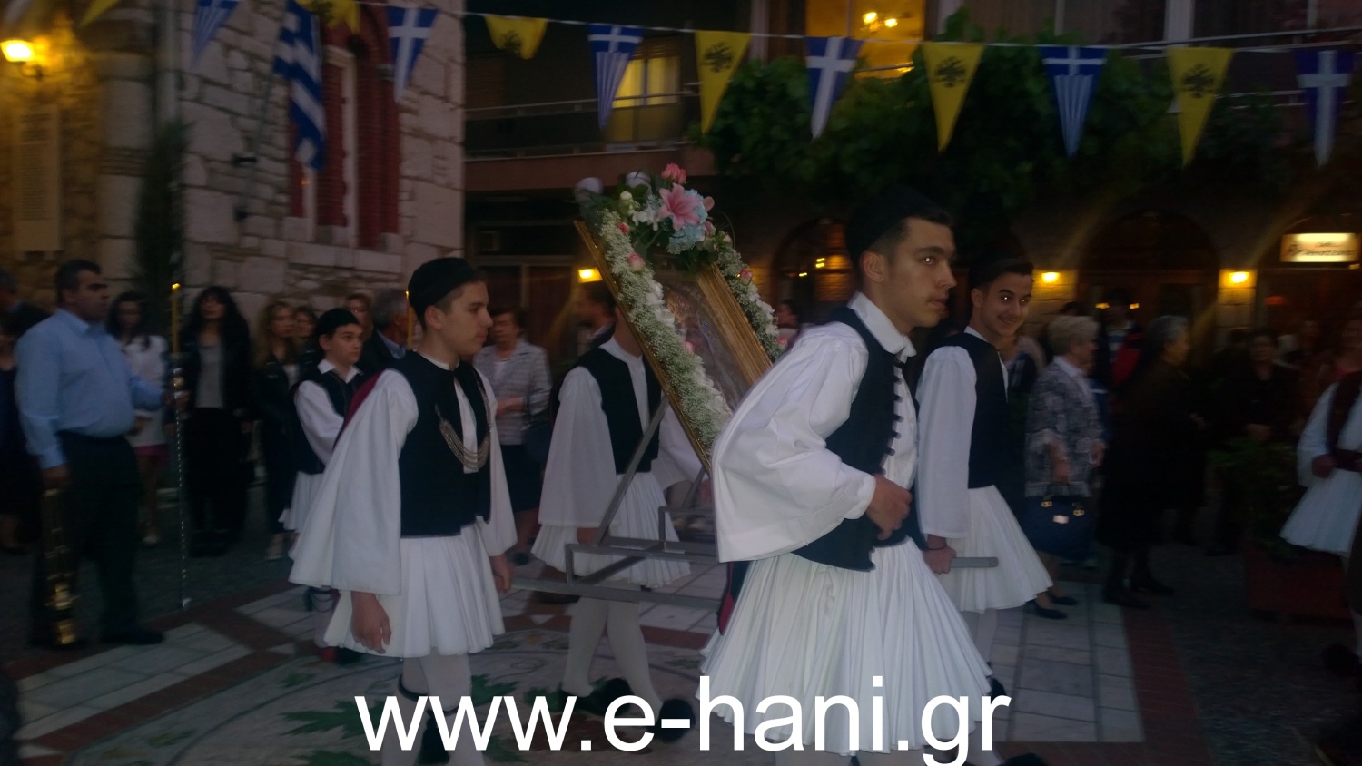 e-hani: ΔΙΣΤΟΜΟ : Φωτό και βίντεο από την περιφορά της εικόνας του AΓ ...