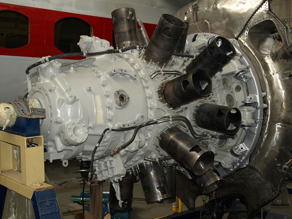 SI VIS PACEM, PARA BELLUM: Il Bristol Centaurus era un motore radiale ...