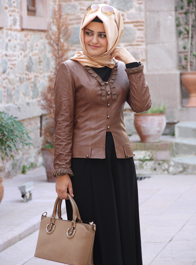 Trendy Hijab Fashion: Lacy Leather Jacket Models