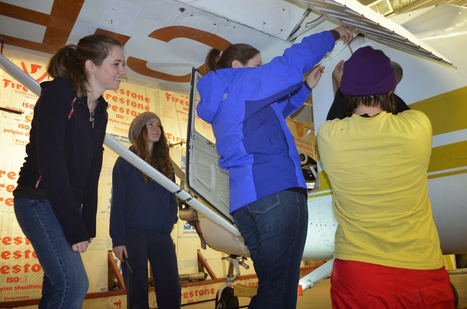 RAA Club Plane with 99s Cessna 150 C-FLUG at Lyncrest Airport, Winnipeg ...