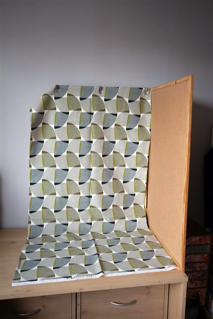 emuse: Multipurpose folding pinboard