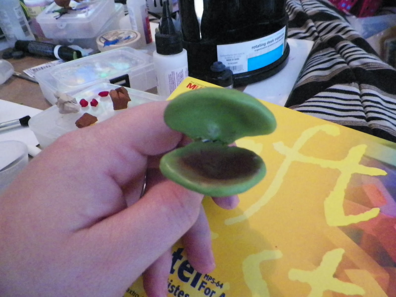 Cassie's Creative Crafts: Tutorial on How To Make A Venus FlyTrap Out ...