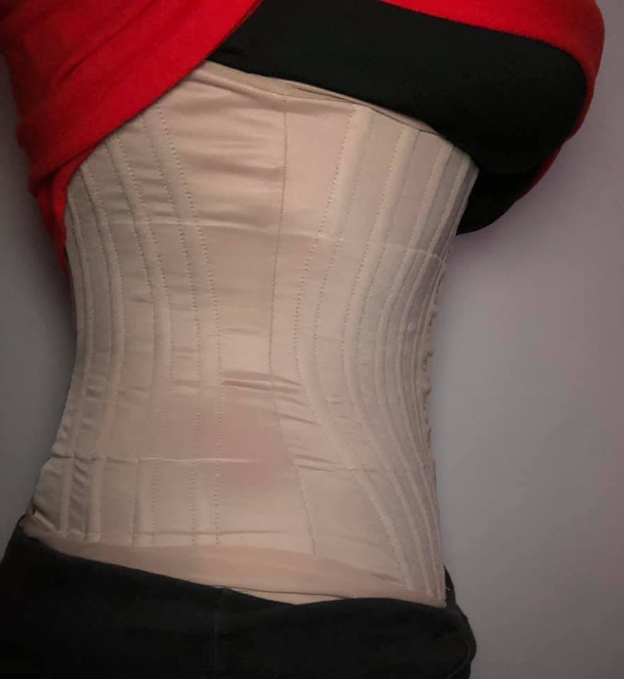 Minha experiência com o CURVET da Ferrer Corsets - WAIST TRAINING BRASIL