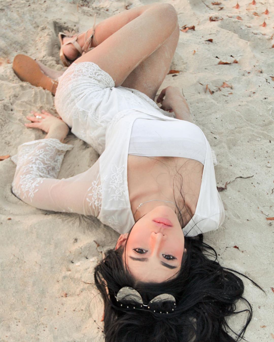 Nadine Azzura Model Indonesia Yang Lagi Asik Asiknya - ZONA ARTIS LAGI