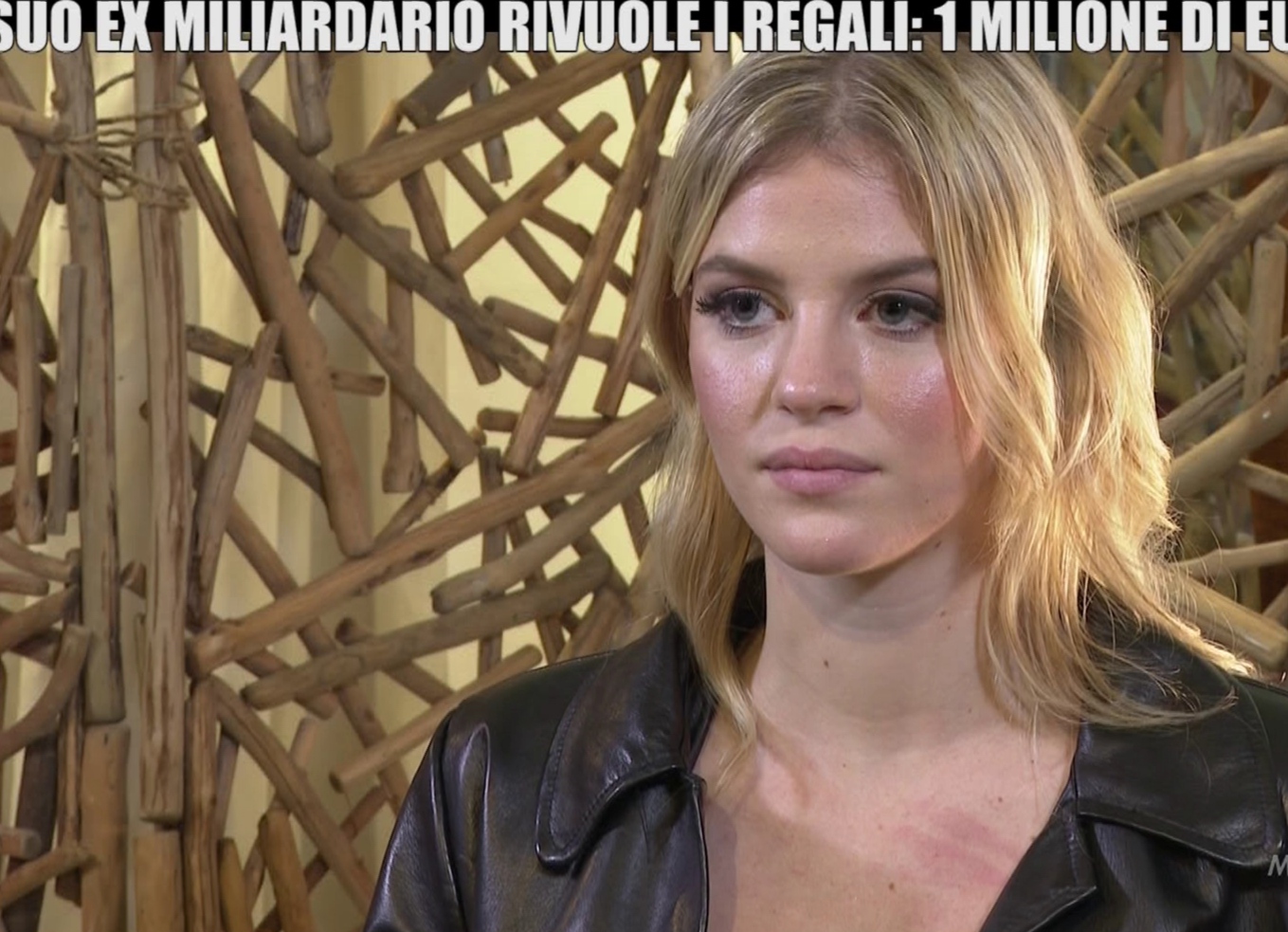 Conduttrici TV : Sara Croce: ma il Tg5 non ha niente di meglio da ...