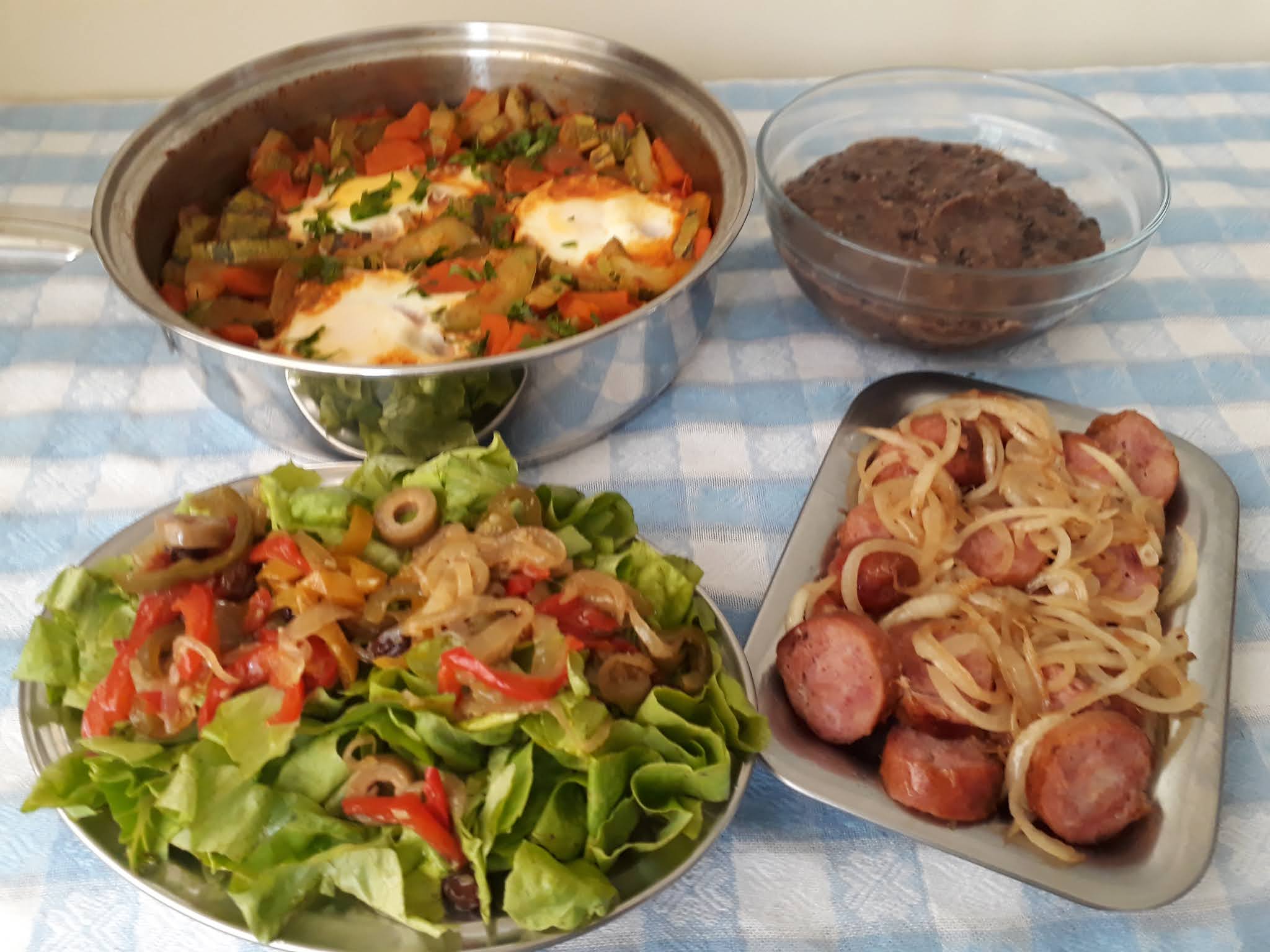 Piteisdadinha: ABOBRINHA E CENOURA REFOGADAS com ovos, linguiça ...