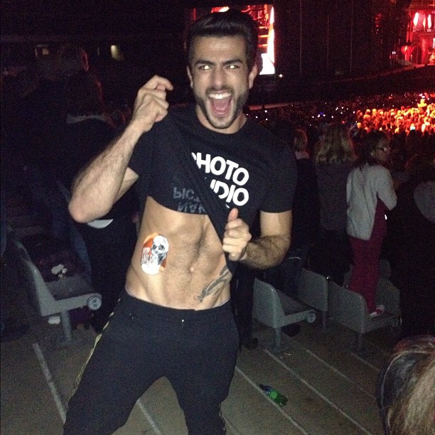 Harry Louis y Marc Jacobs en el backstage del "The Born This Way Ball ...