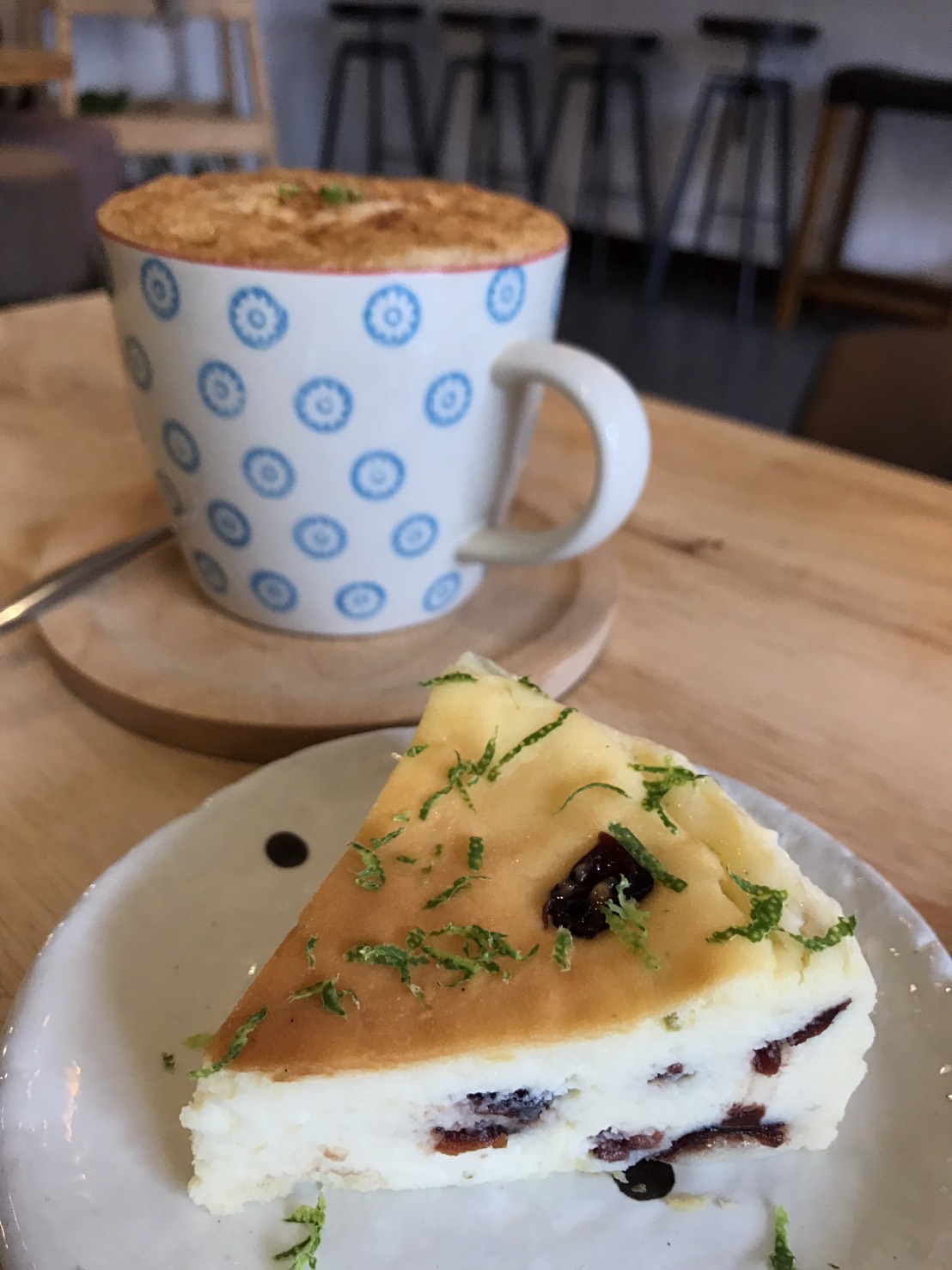 抹茶與巧克: 《寵物友善餐廳》大安森林公園_敲敲咖啡界的烤布雷_CApu caFE