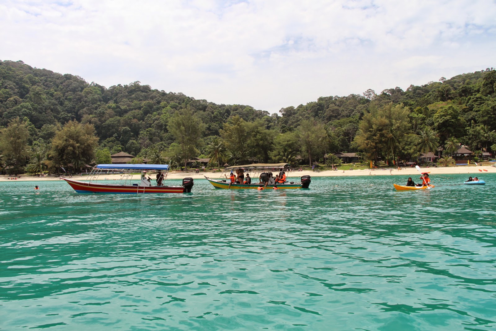 Muhammad Qul Amirul Hakim: Laguna Biru & Pantai Penyu, Pulau Perhentian ...