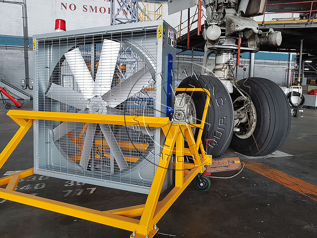 大型工業扇 - 航太工業嚴選 Galvanized box fans in the aircraft maintenance hangar