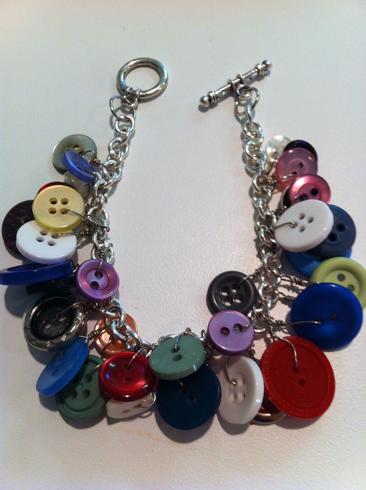 AptToCraft: Wire + Chain + Buttons = Bracelet