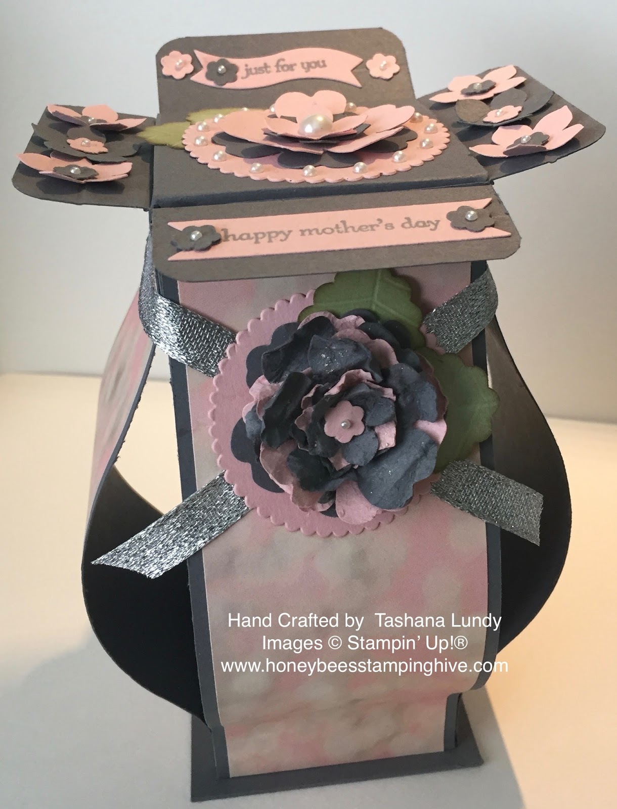 `: Elegant Mother's Day Box