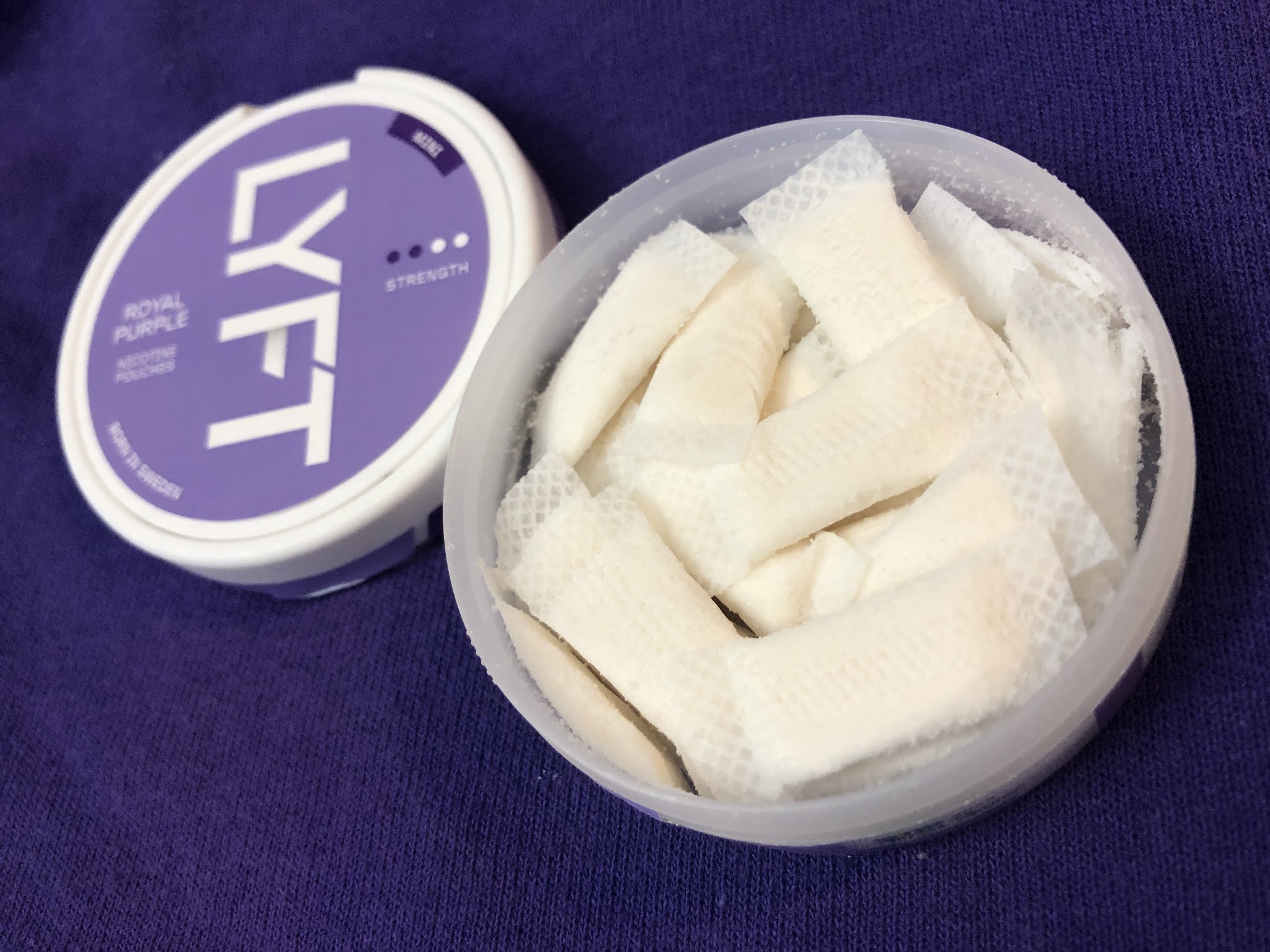 Lyft Royal Purple Mini (Nicotine Pouches) - Review (Discontinued). 30 ...