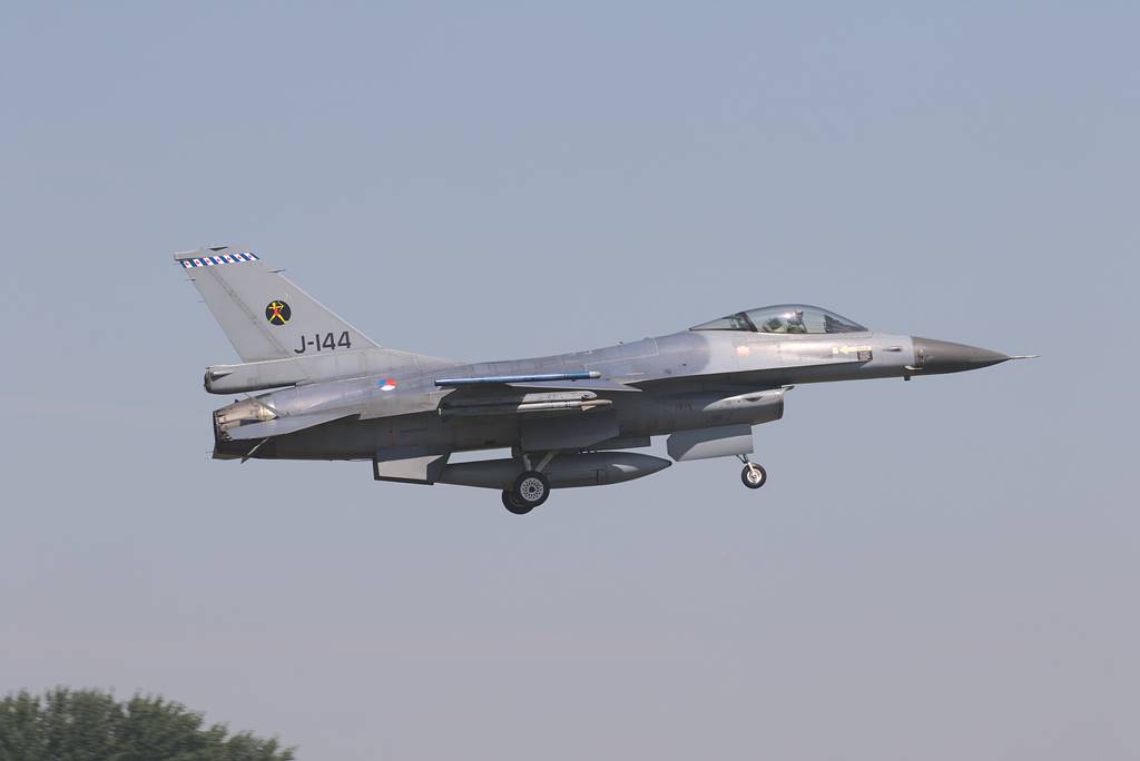 Dutch Air Force unveils 4 special F-16 fighters to celebrate Viper's 42 ...
