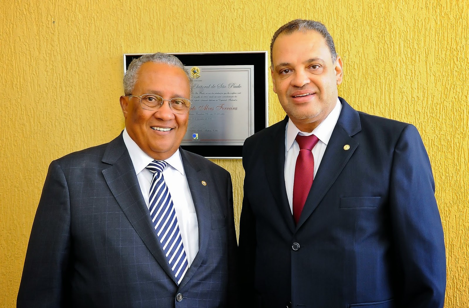 Liderança 10: Roberto Alves trabalha para a construção de uma sede do ...