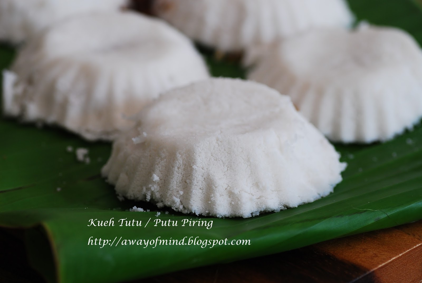 Awayofmind Bakery House: Kueh Tutu / Putu Piring 嘟嘟糕