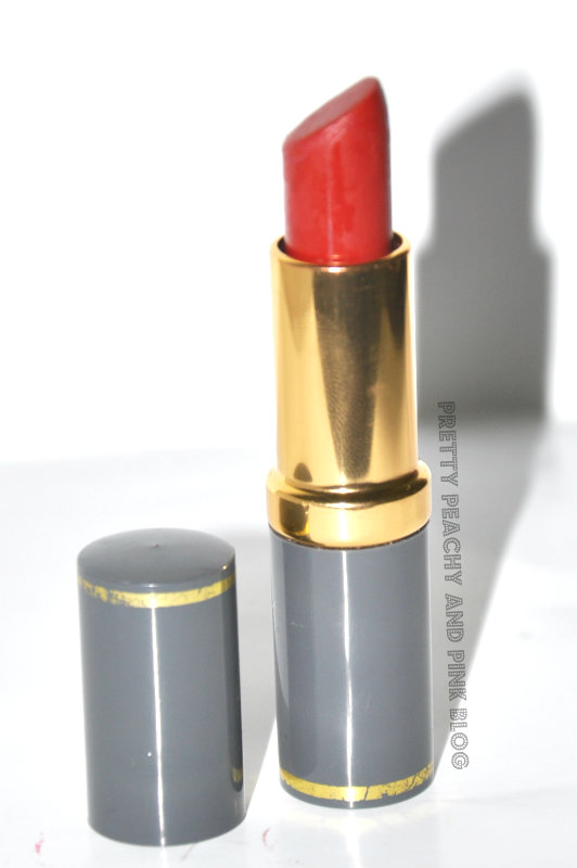 Glam By Amna: MEDORA MATTE LIPSTICK IN REAL RED