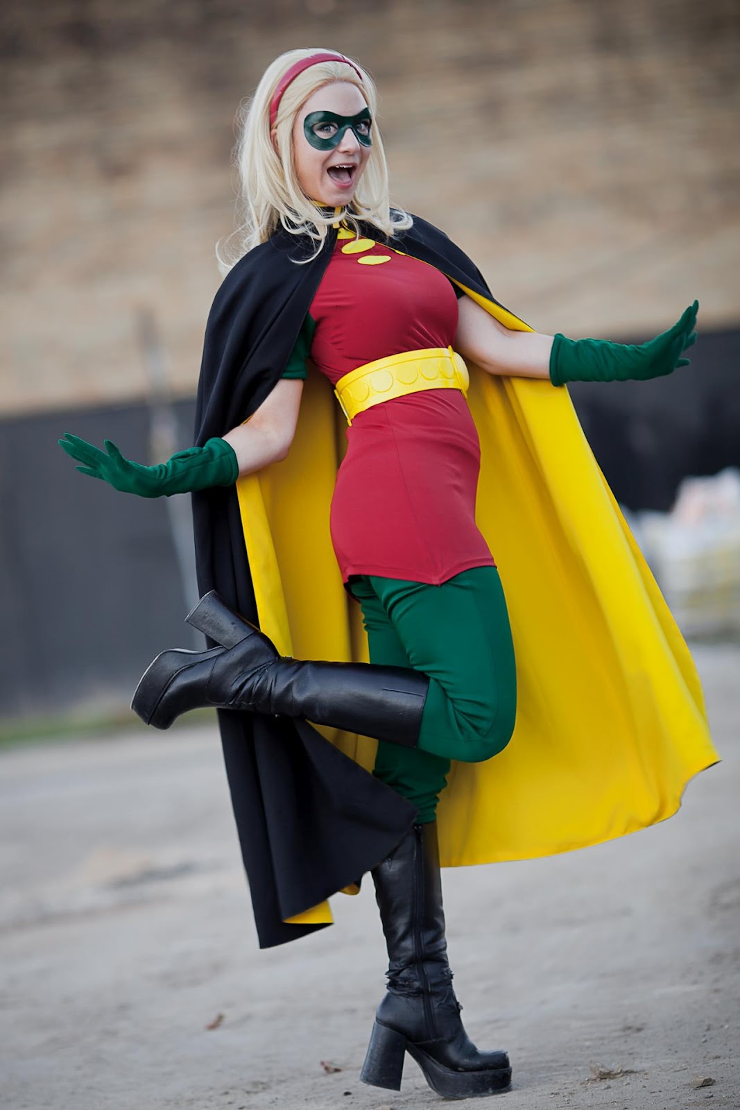 Geek Group Network: [Cosplay] Lady Robin (Stephanie Brown)