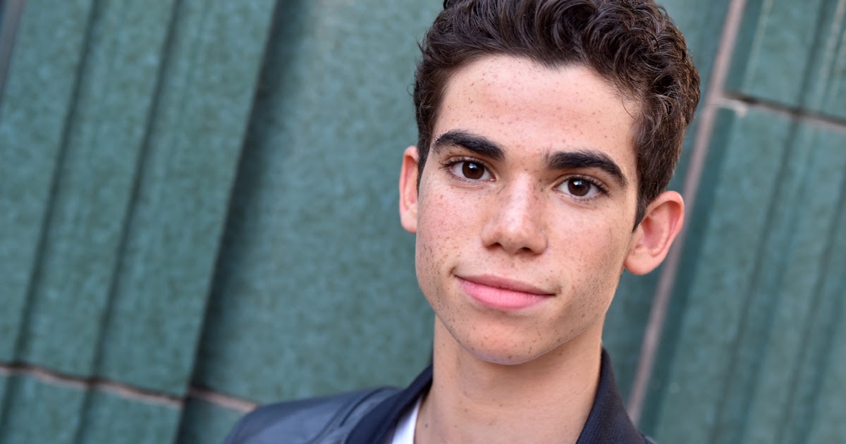 Cameron Boyce | Pronunciacion De Canciones En Ingles
