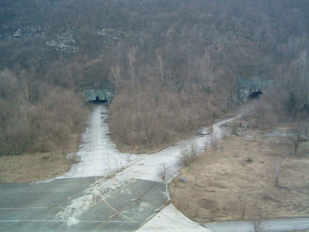 Titova Jugoslavija: Aerodrom Željava - ENIGMA JNA