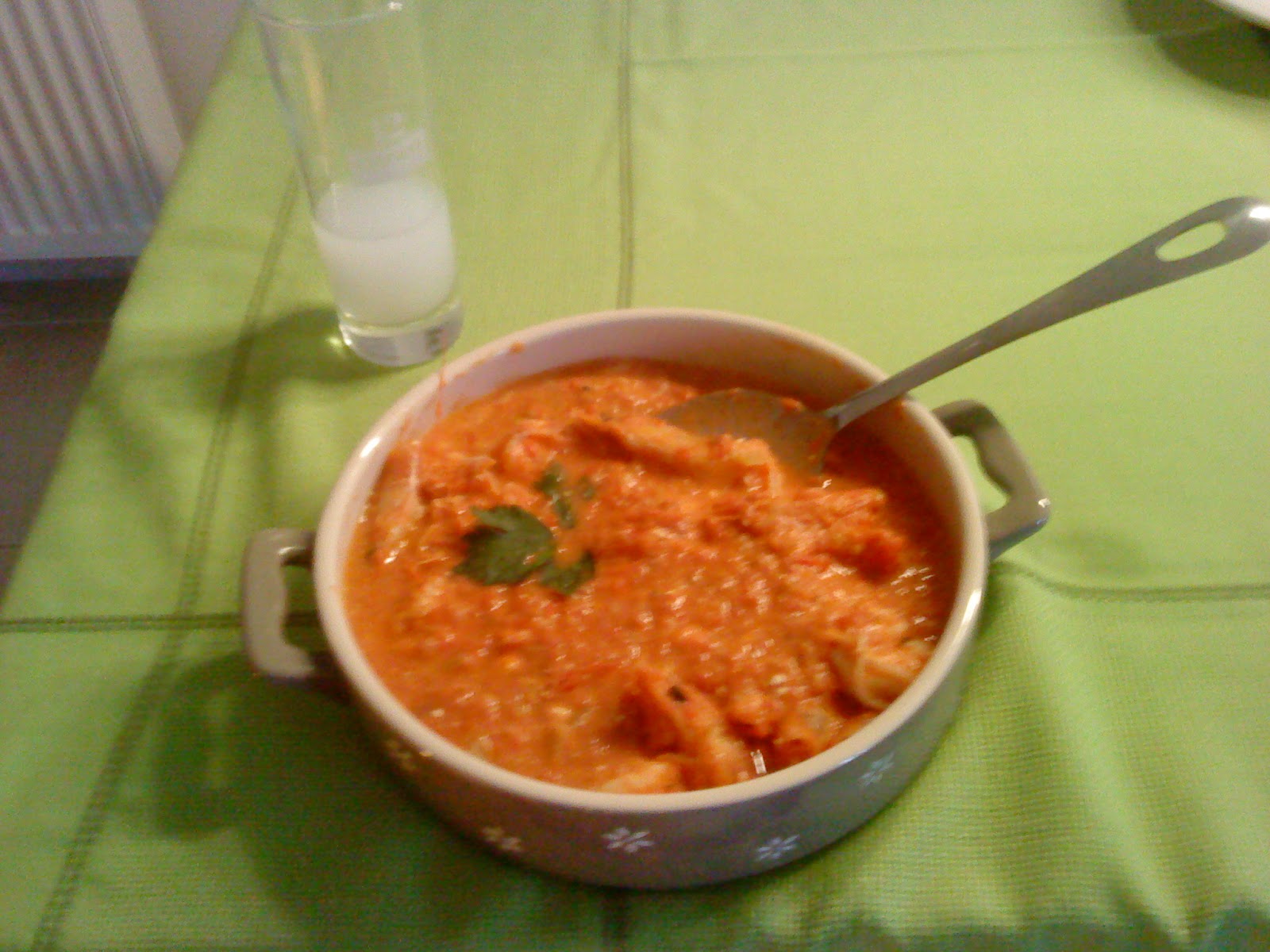 ΜΑΓΕΙΡΕΜΑΤΑ: ΓΑΡΙΔΕΣ ΣΑΓΑΝΑΚΙ ΜΕ ΚΟΚΚΙΝΗ ΣΑΛΤΣΑ