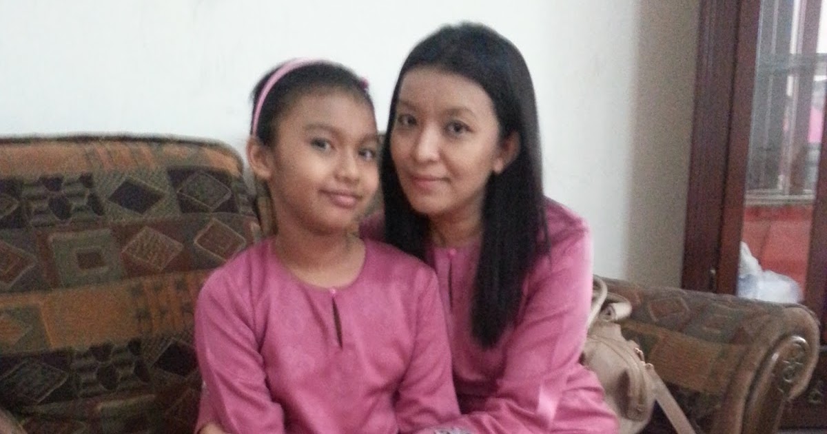 Pose Raya Mama & Dania ~ SURIA AMANDA
