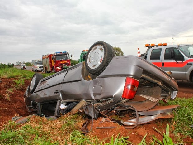 Intervalo da Notícias: Capotamento causa morte de condutor na BR-369, em Cornélio Procópio