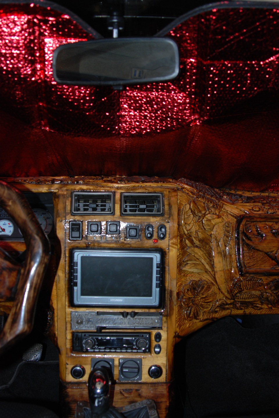 MFS-The Many Faces of Art and Design: COOL FIND(S): THE WOODEN DASHBOARD
