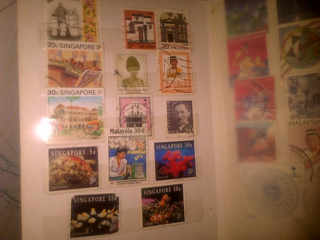 Album Filateli, Koleksi Perangko Lama yang Berharga - Dunia Qtoy