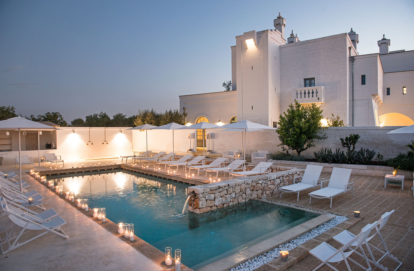 Masseria Le Torri in Puglia, Between the pure white of limes and the ...
