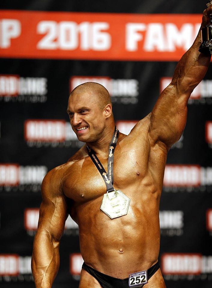 the beauty of male muscle: Michal