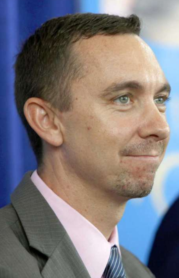 EL RRUN RRUN: IDEA DOLLARS AT WORK: NIXES JET PLANE, 400K SPURS BOX