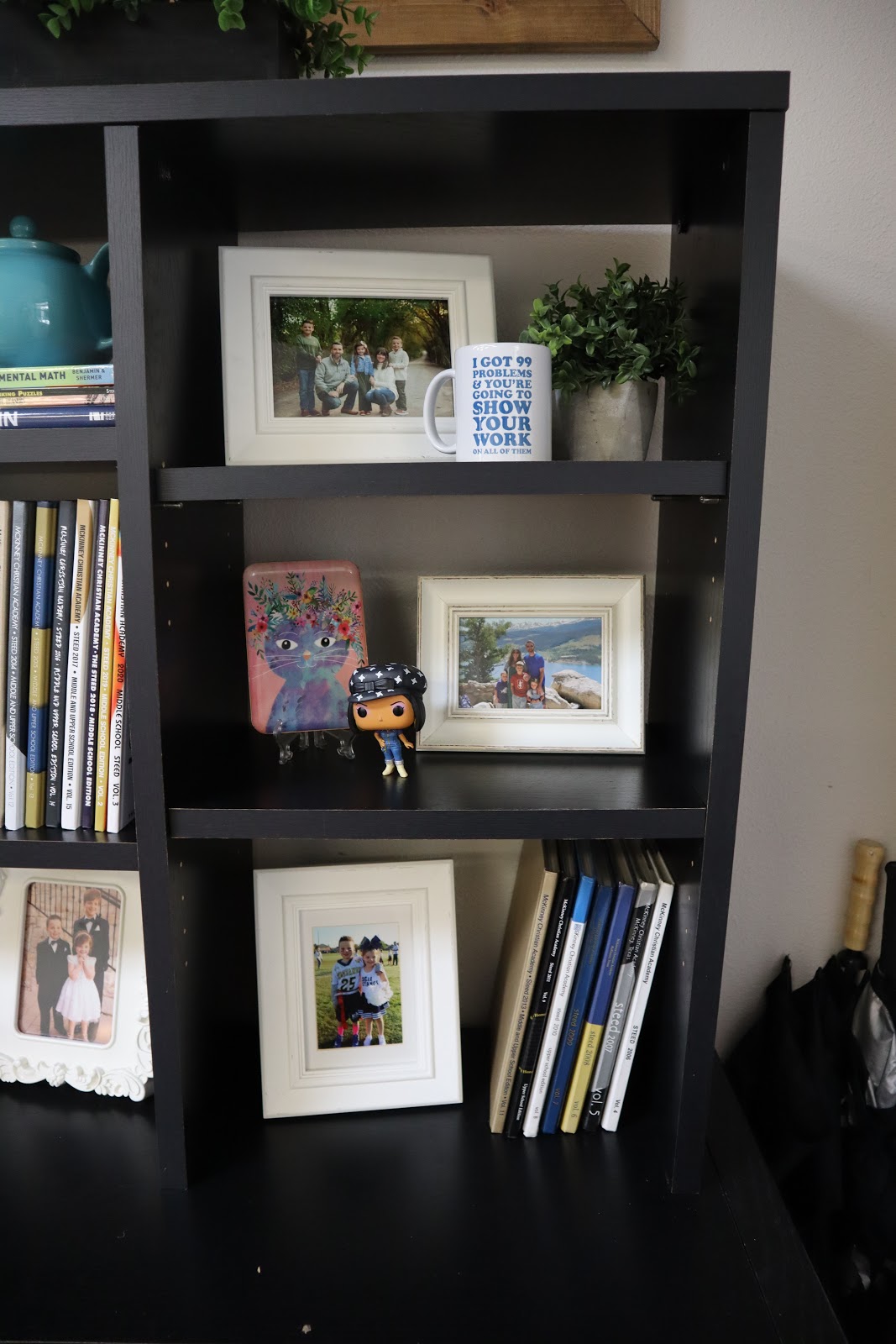 Momfessionals: Teacher Tuesday: Classroom Tour