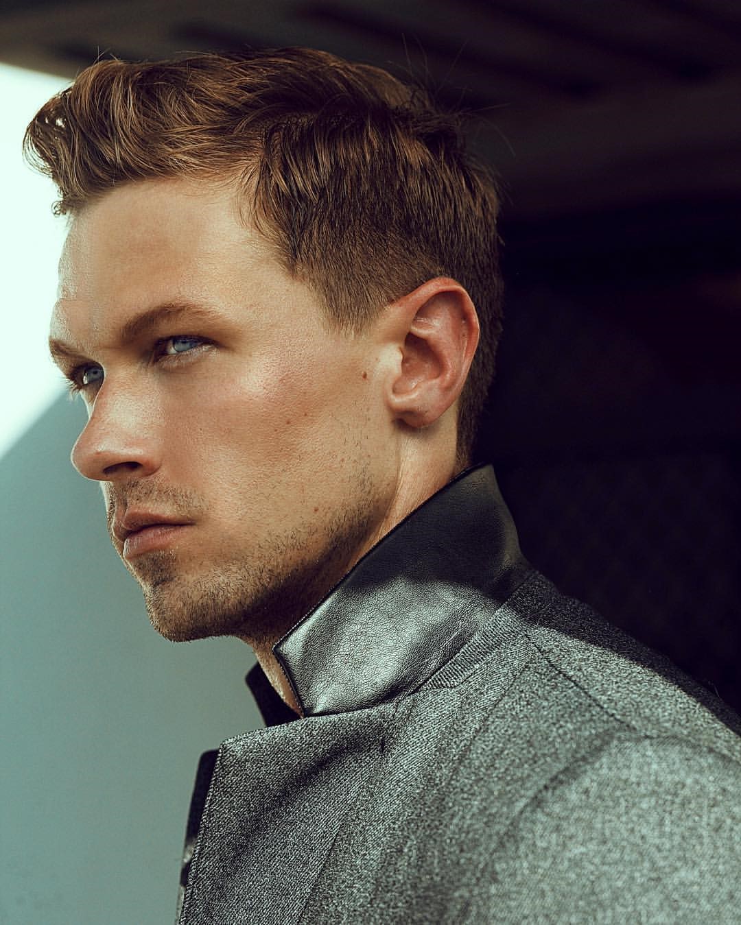 MANNEQUIN : Bill Barrett photographié par Diabe Sale. - AVANT GARDE