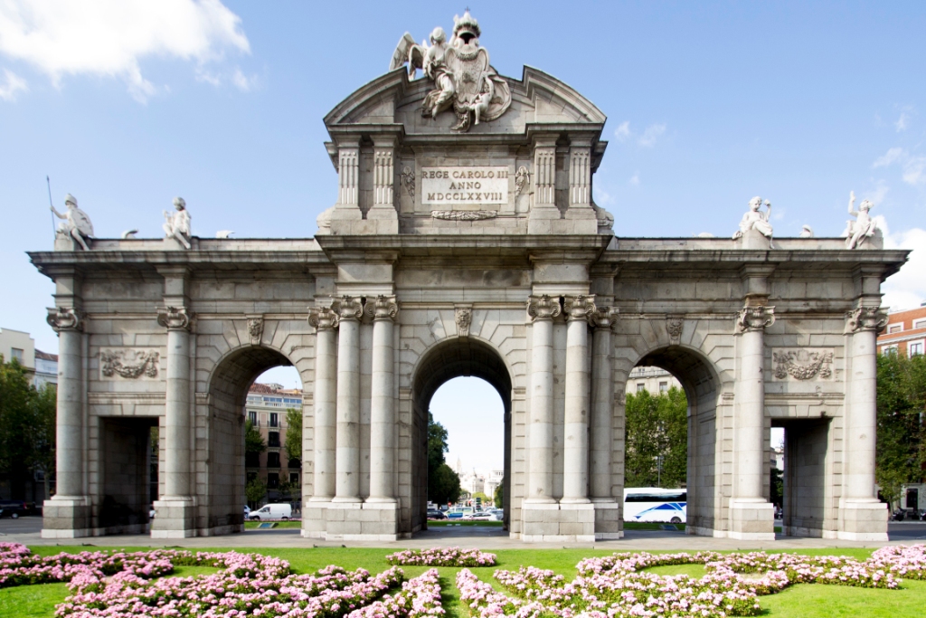 APRENDIENDO CON LA VISTA: LA PUERTA DE ALCALA.-Sus dos versiones.-