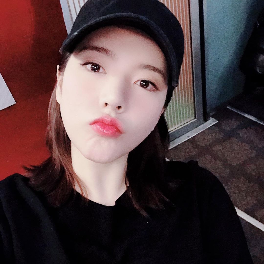 SNSD Sunny cheers fans with her adorable selfies - Wonderful Generation
