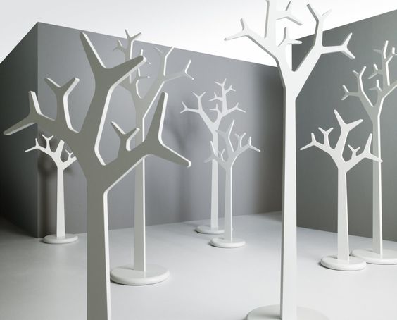 Easy organizing diy idea: Tree hanger...