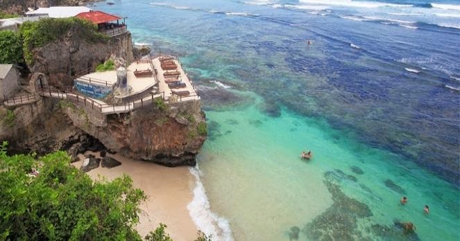 Pantai Suluban, Wisata Bali Nirwana Di Balik Karang