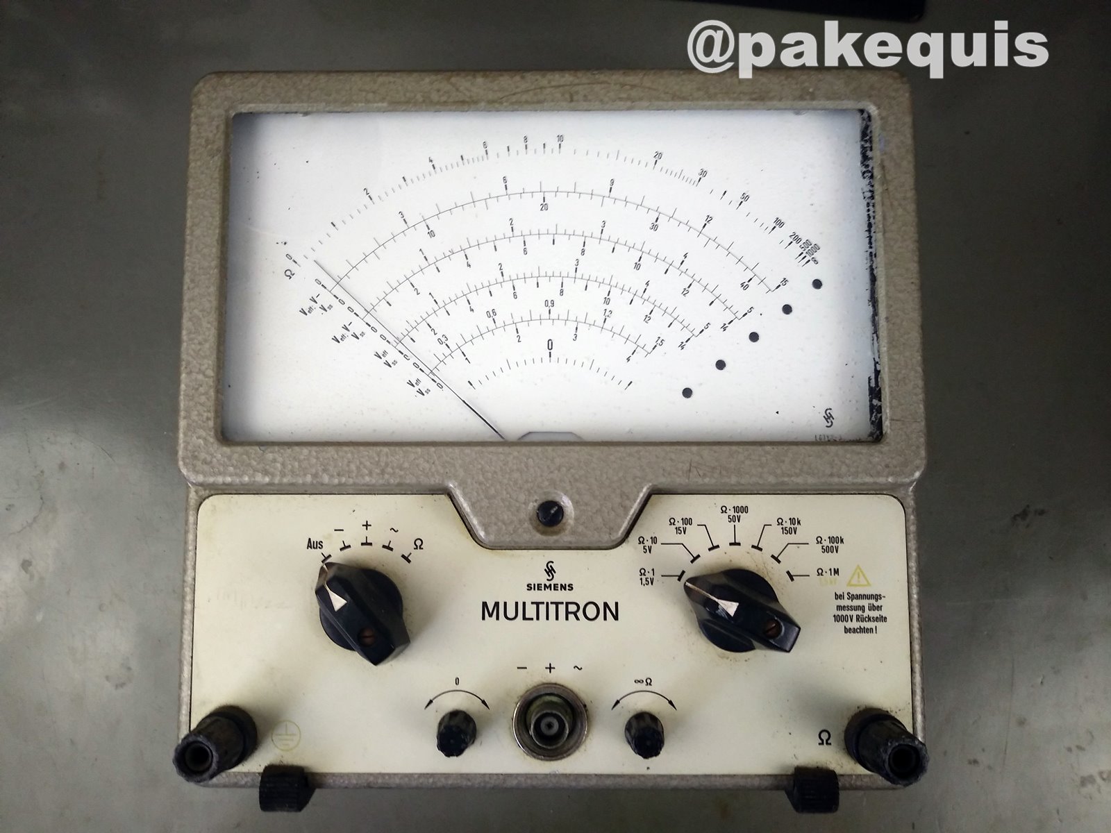 Pakéquis: Por dentro de um multímetro eletrônico Siemens Multitron