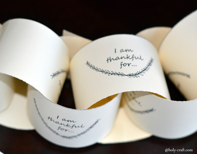 I am thankful for...a free printable paper chain