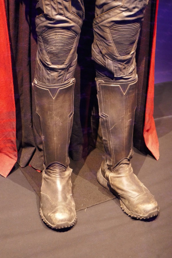 Hollywood Movie Costumes and Props: Chris Hemsworth's Thor costume from ...