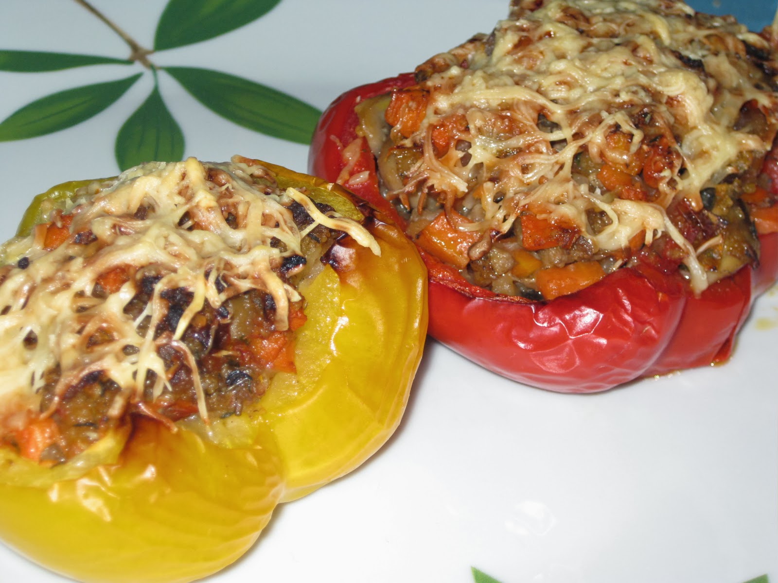 Mes Recettes: Poivrons farcis aux champignons et à la viande