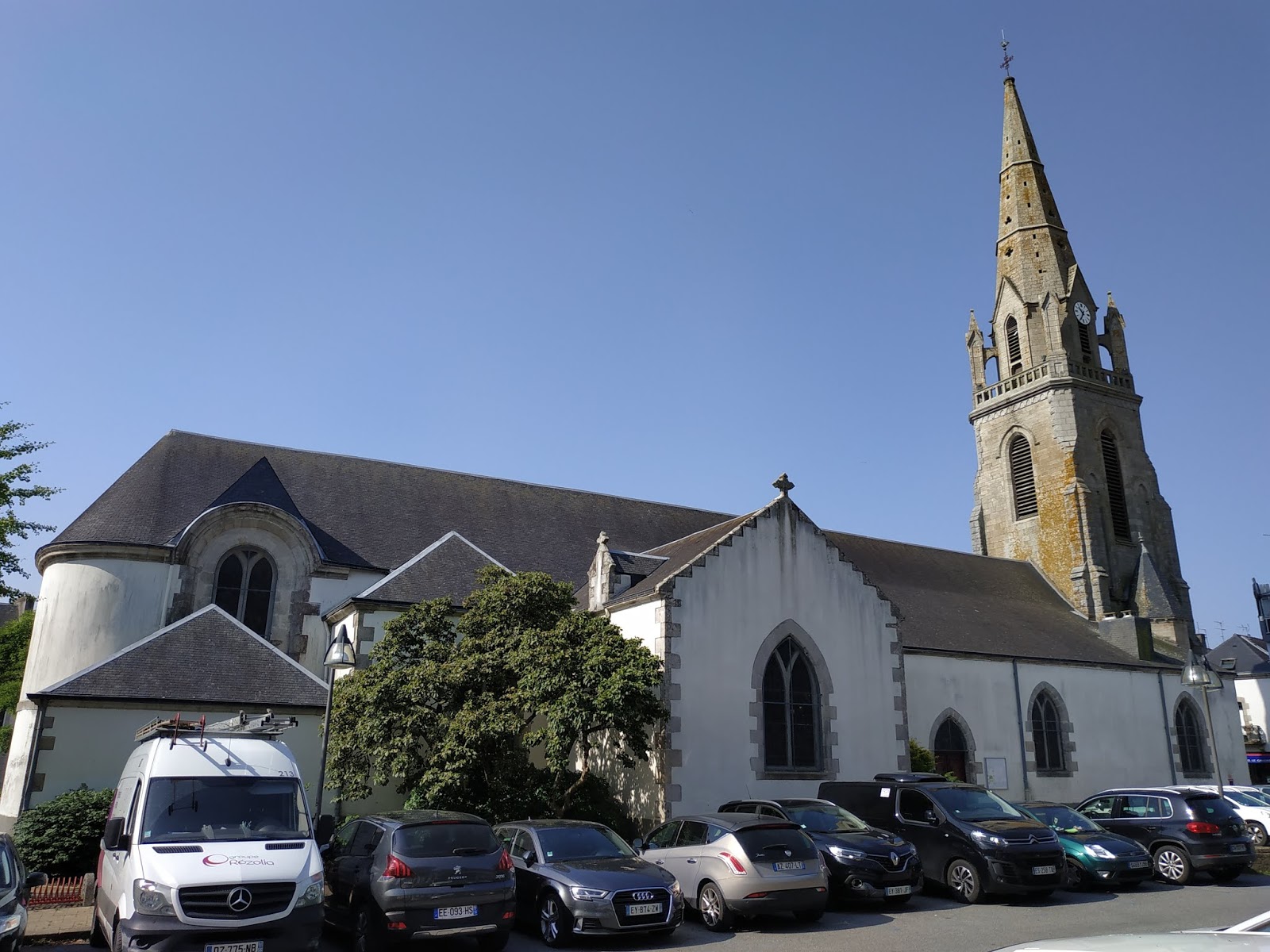 LA FRANCE DES EGLISES FRANCE OF CHURCHES: PLOUAY