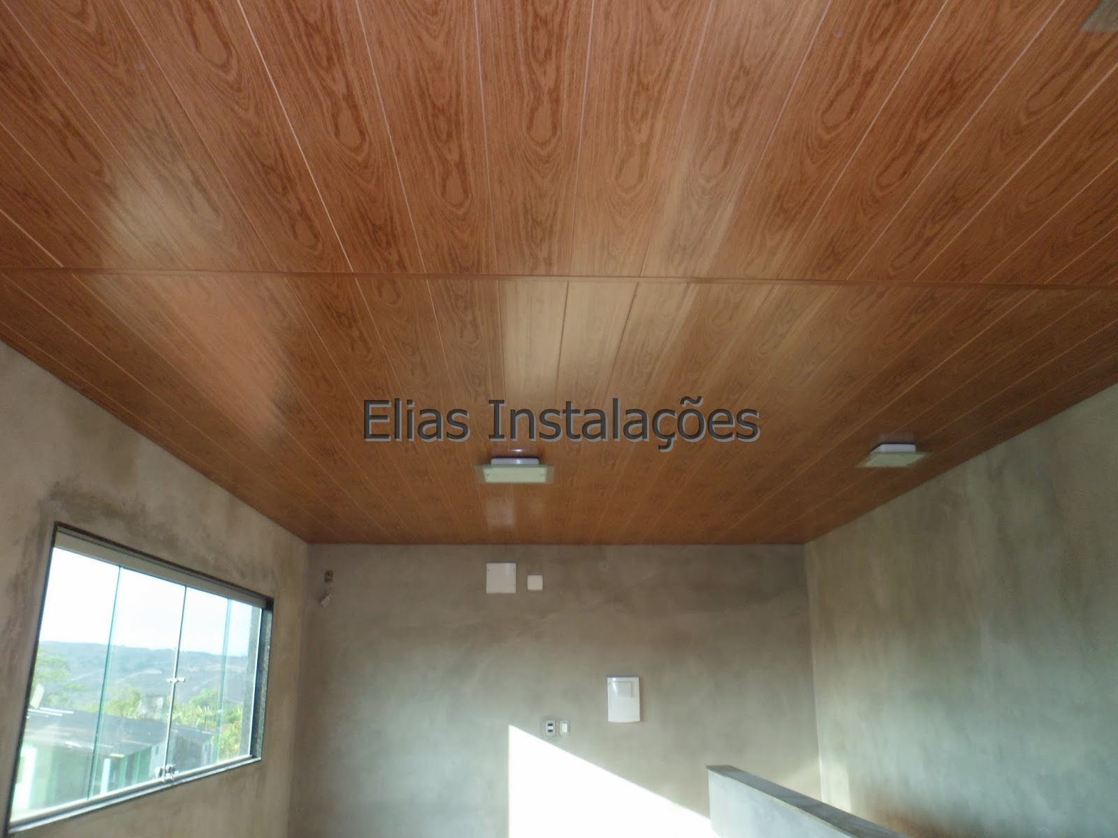 Elias Instalador: Forro de PVC que imita madeira (Nogueira)