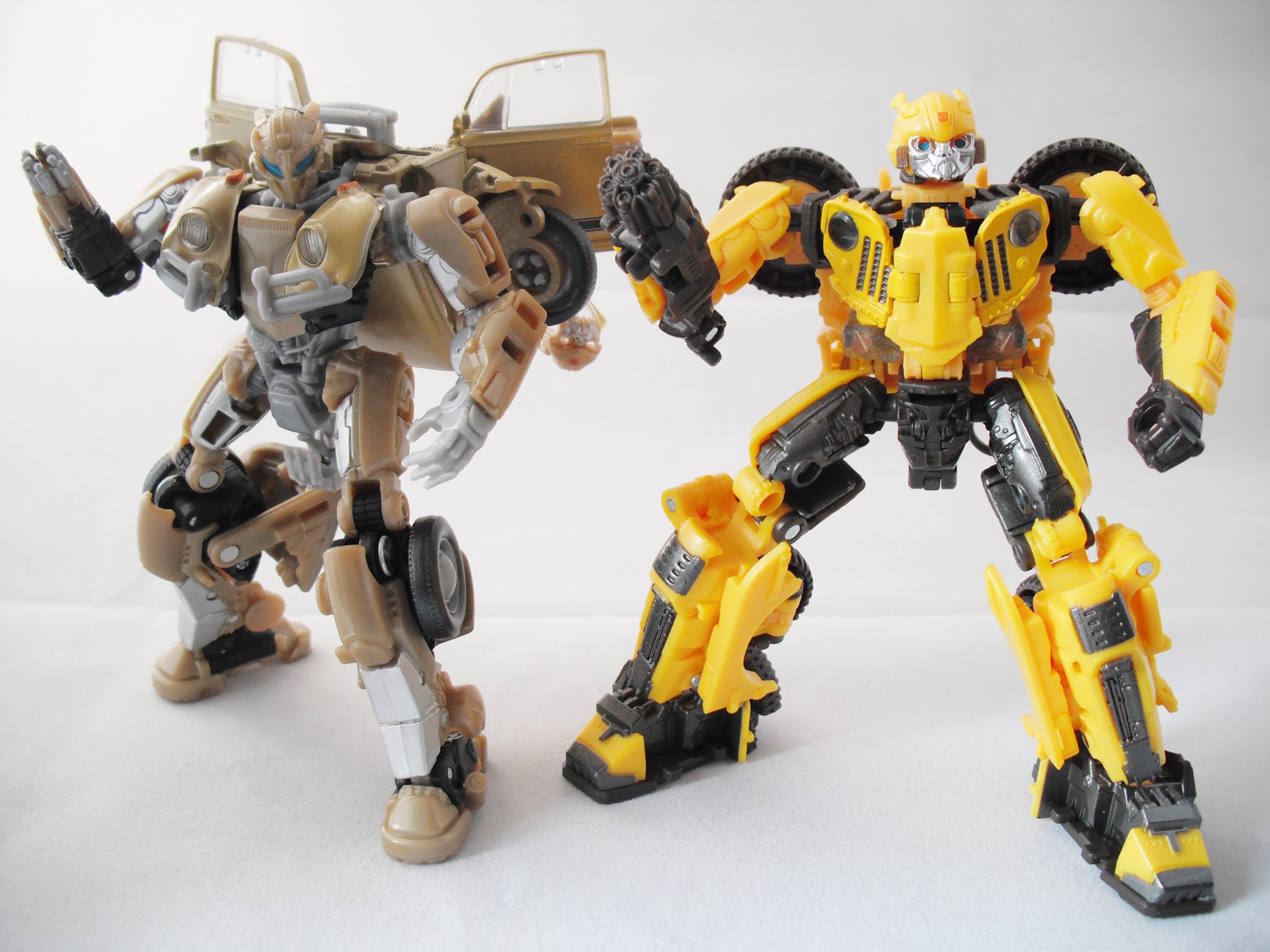 Transformer Bumblebee Movie Studio Series SS 57 Jeep And Beetle Mode ...