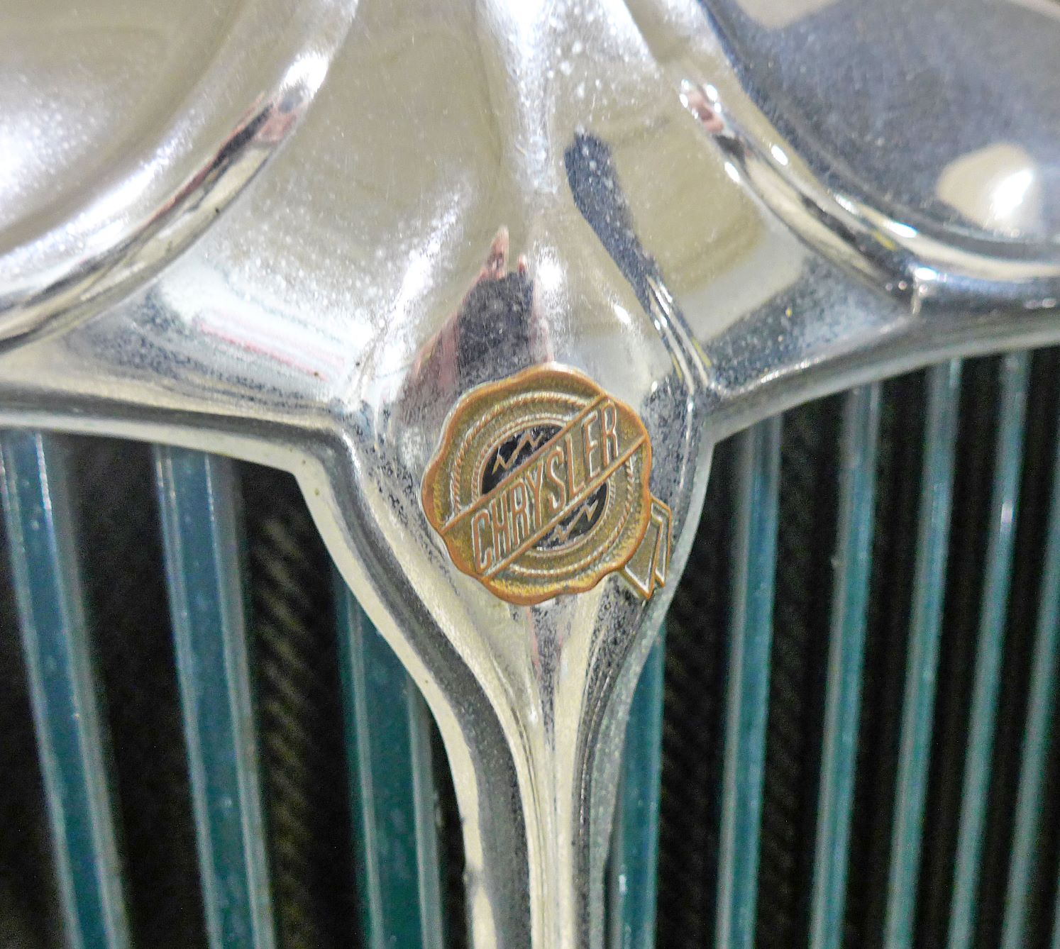 American Auto Emblems: CHRYSLER